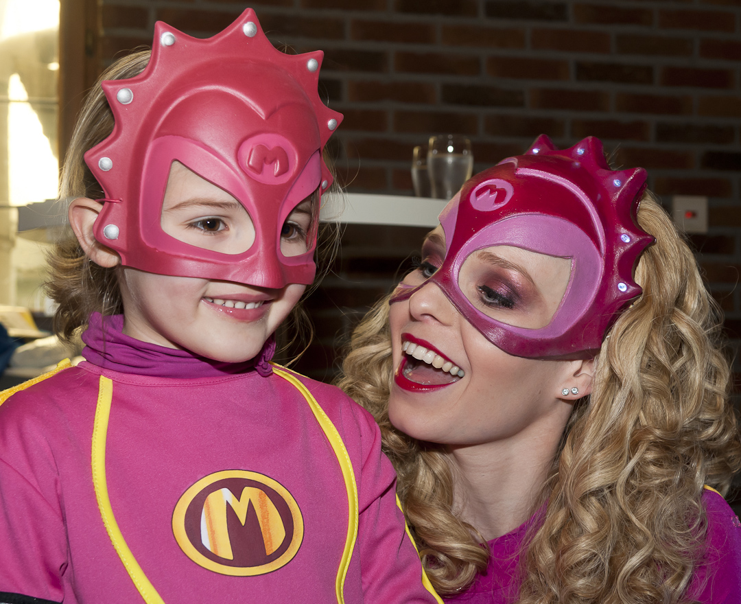 De ECHTE Mega Mindy verovert het Lindenhof (fotoalbum) | Hoeilander.be